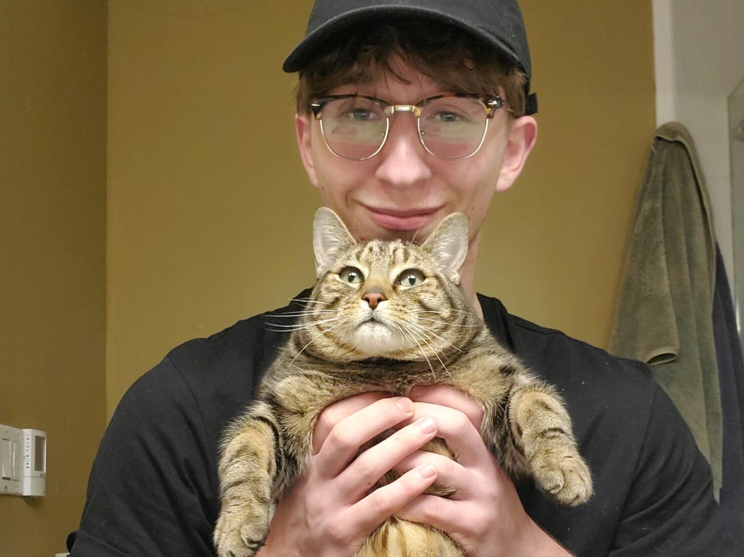 Volunteer of the Month: Kellen • Seattle Area Feline Rescue